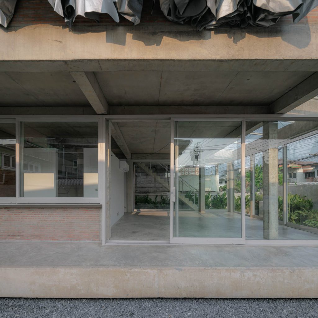 House K: ‘The three-story raw concrete house’ with flexibility in mind