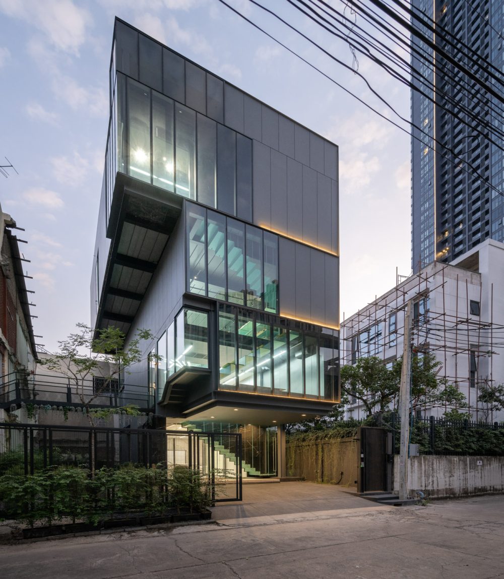 1-1 DSC_1329_low res - art4d