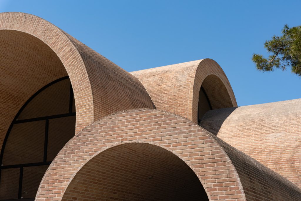 Jahad Metro Plaza: Architecture that revitalizes public spaces in Tehran