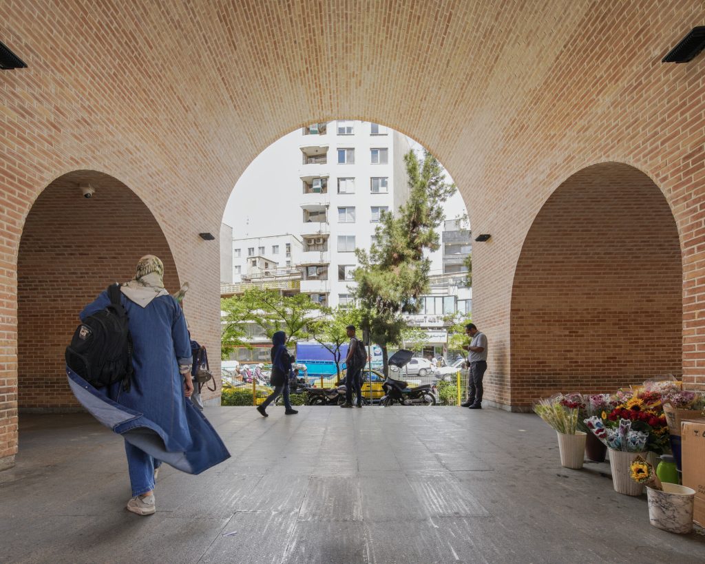 Jahad Metro Plaza: Architecture that revitalizes public spaces in Tehran