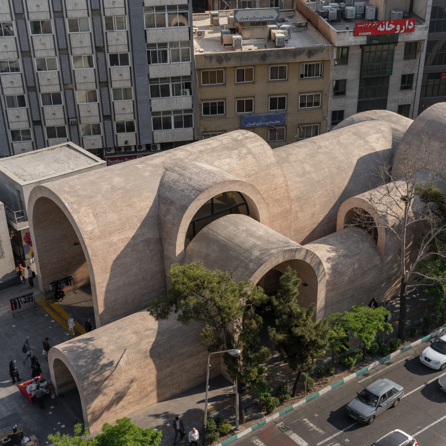 Jahad Metro Plaza: Architecture that revitalizes public spaces in Tehran