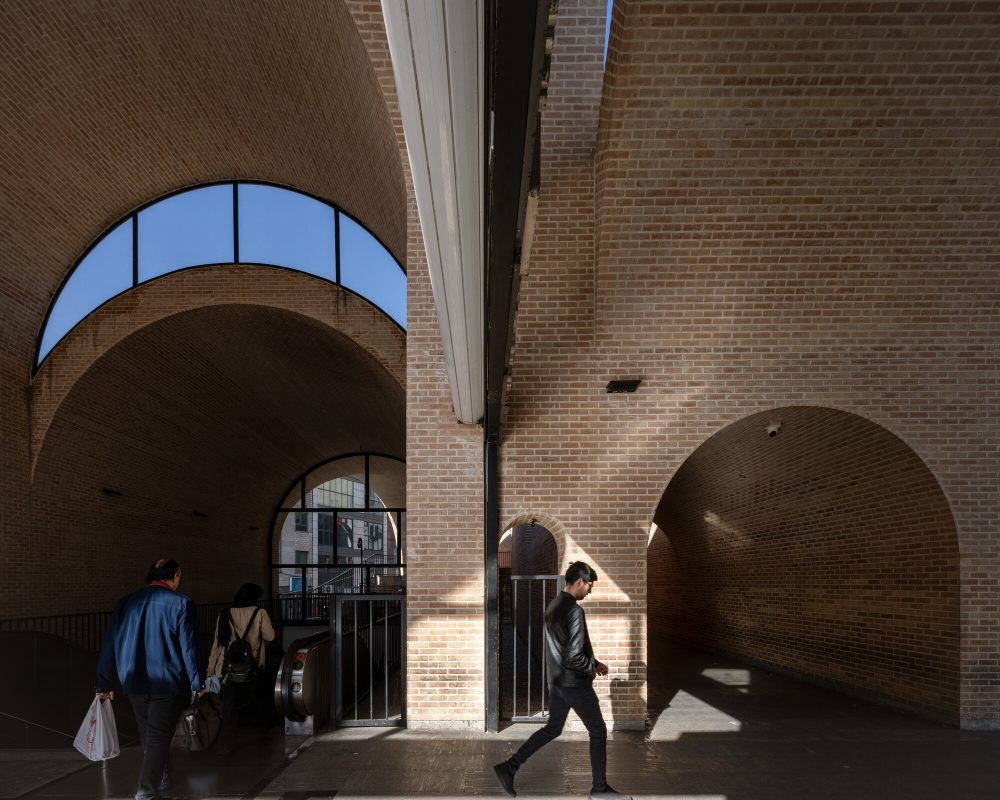 Jahad Metro Plaza: Architecture that revitalizes public spaces in Tehran
